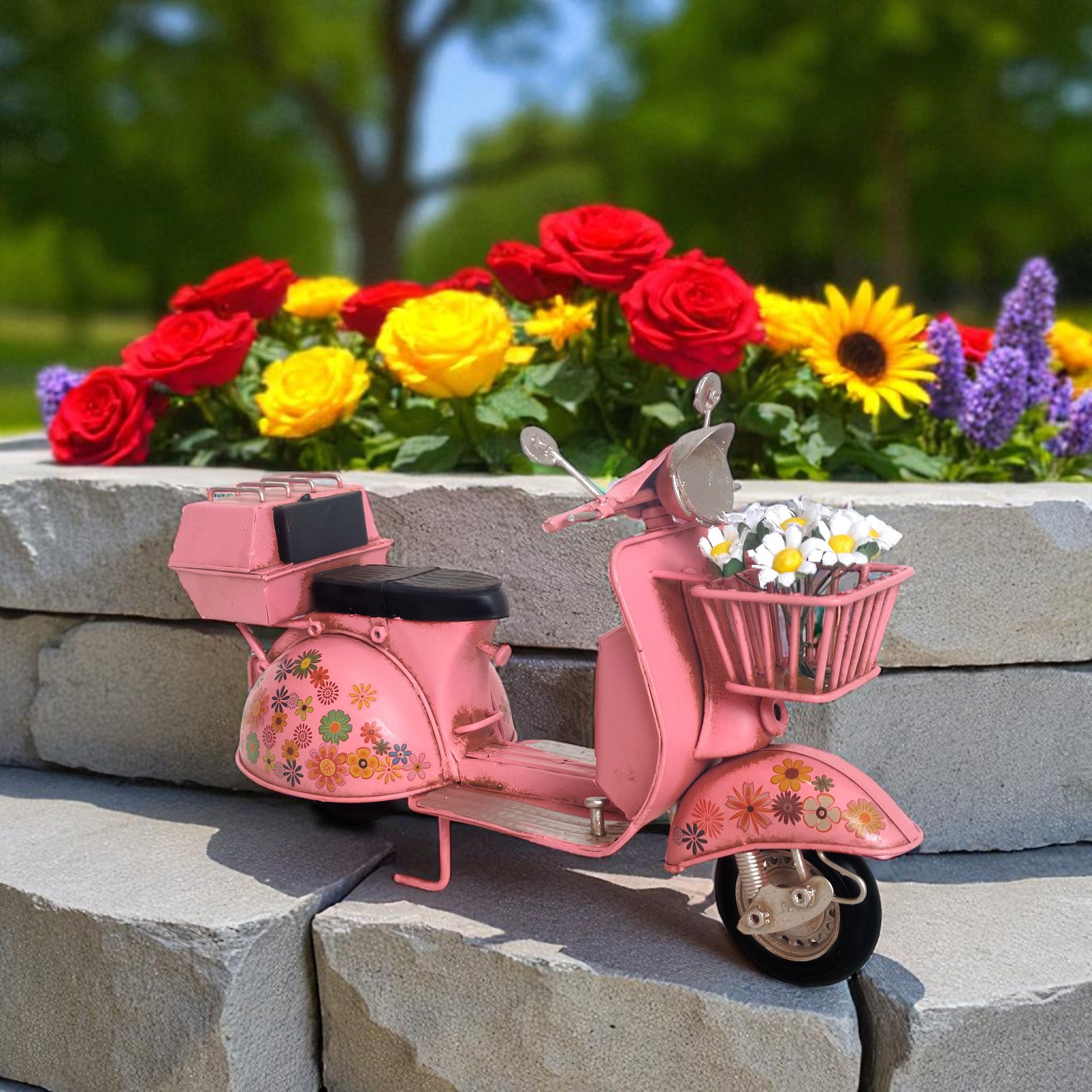 Retro-Style Spring Scooter with Floral Details - Lesera